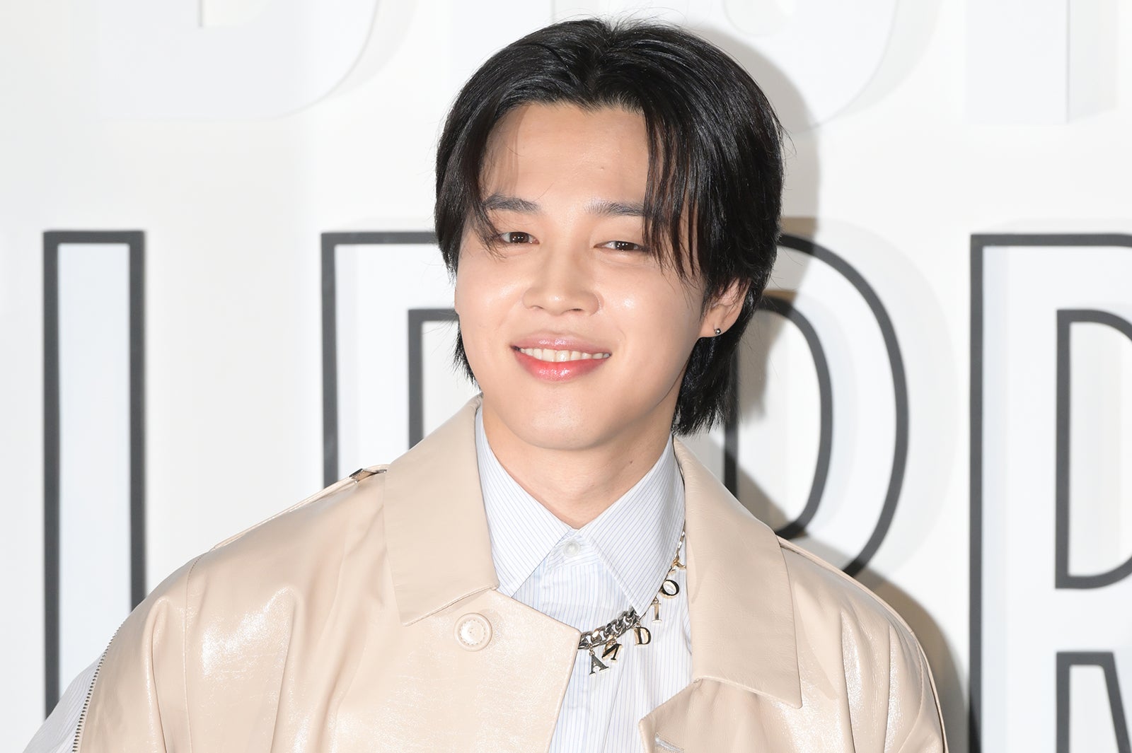 (画像5/21) BTS・JIN、たくましい上腕際立つタンクトップ衣装姿に「二度見した」「色っぽい」の声 - モデルプレス