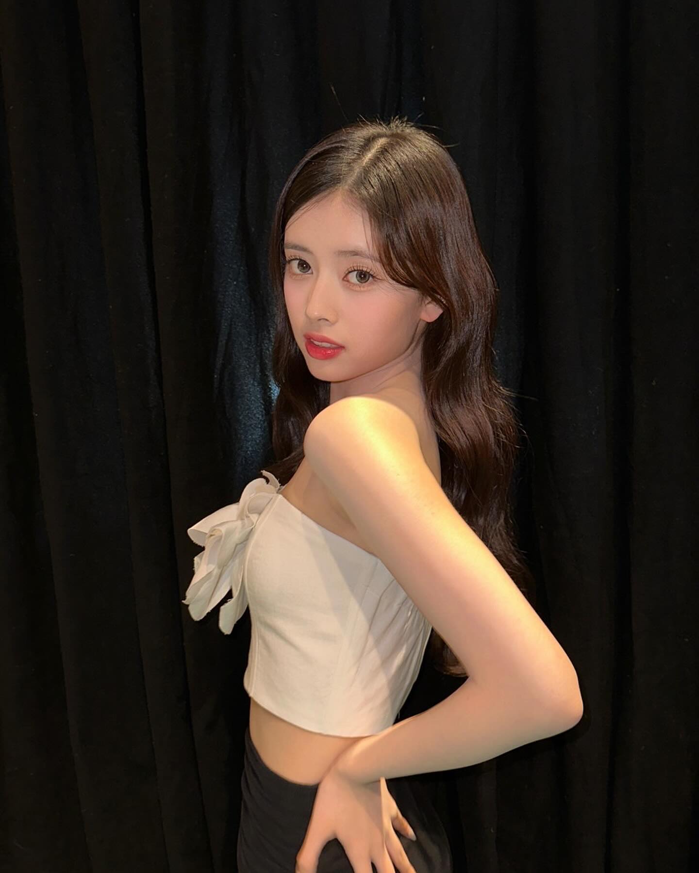 (画像4/17) NiziUリマ、美背中＆くびれ際立つ“2024年初投稿”に「女神」「美しすぎる」と反響続々 - モデルプレス