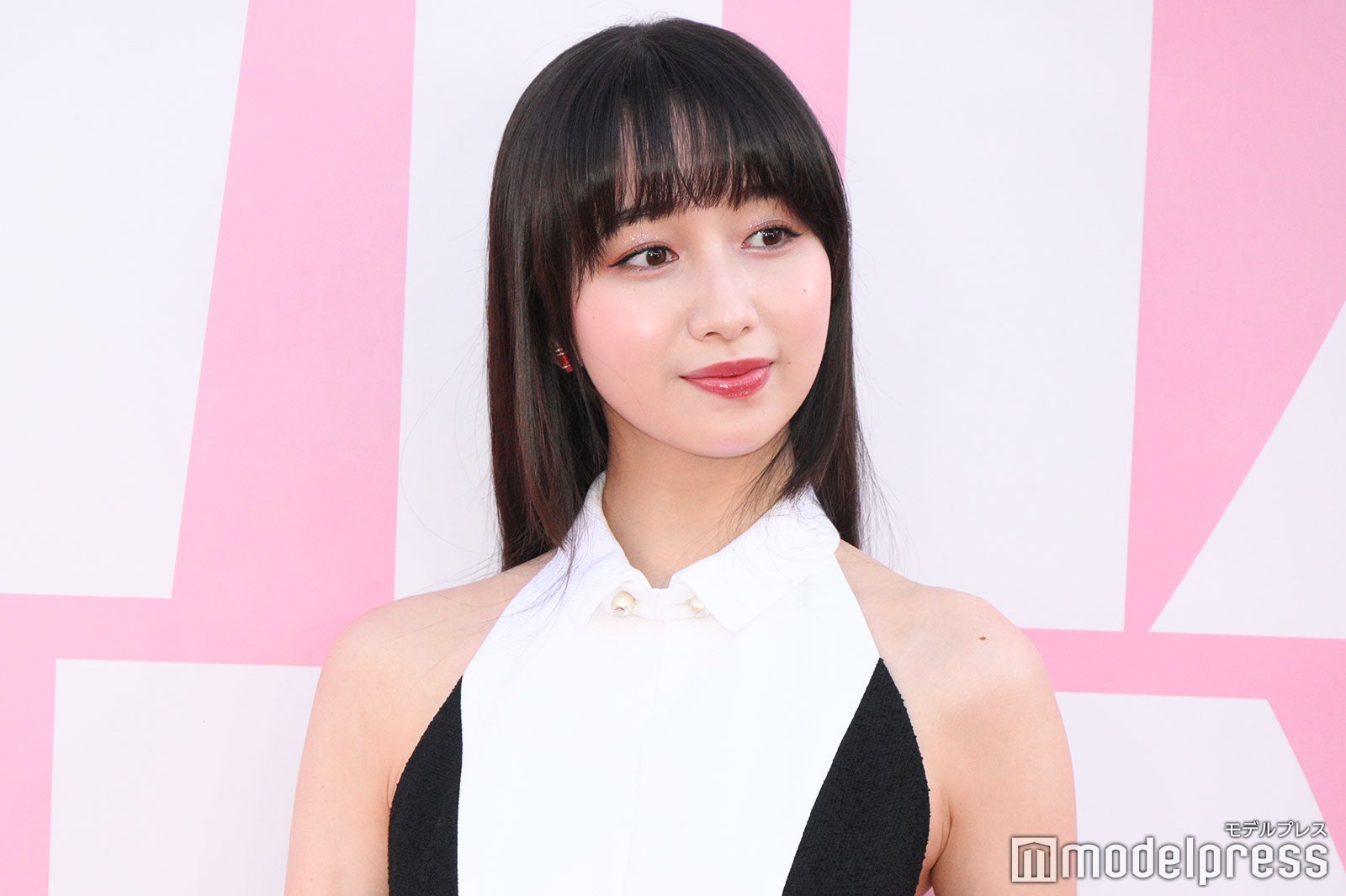 (画像3/7) Cocomi、ほっそり二の腕際立つドレス姿「研究中のサブジェクト」とは？【ミス ディオール展覧会 ある⼥性の物語】 - モデルプレス