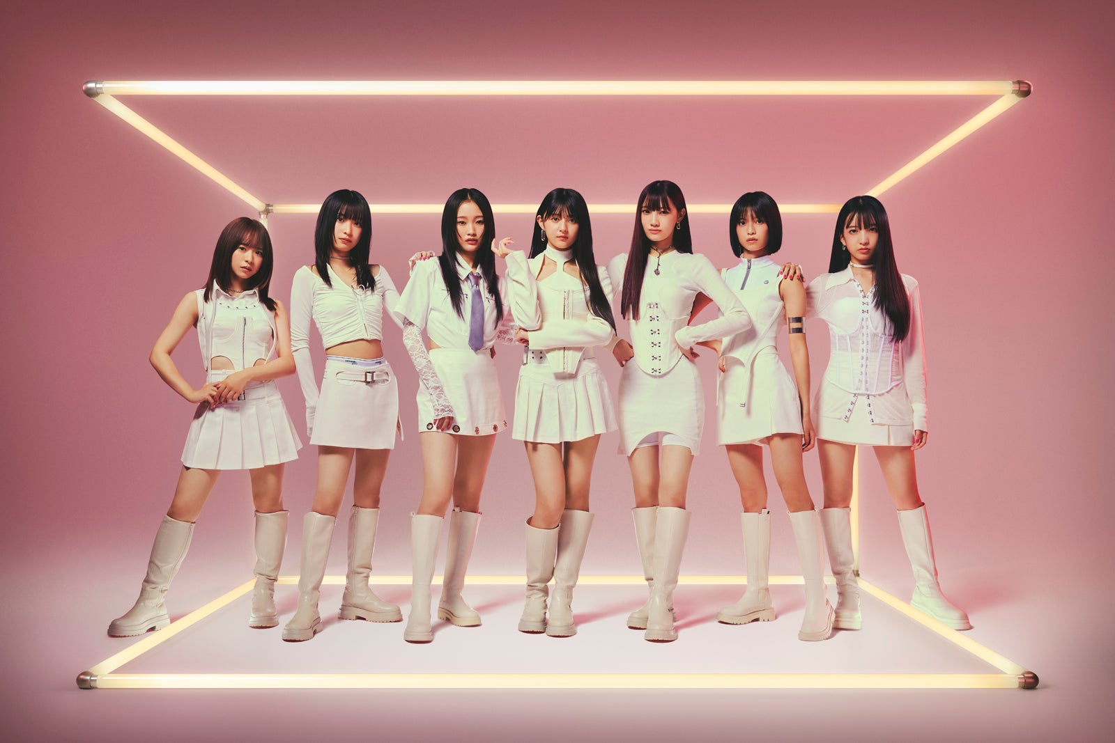 「OUT OF 48」デビューメンバー7人発表 グループ名は「UNLAME（アンレイム）」、TGCで初お披露目 - モデルプレス