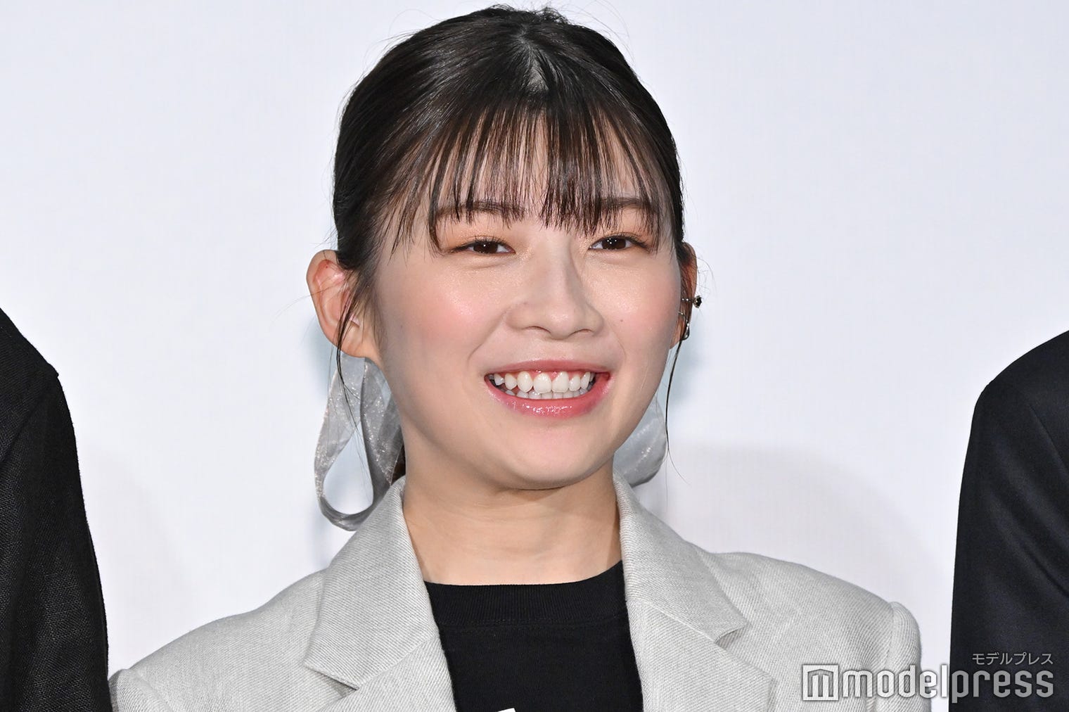 画像1328 伊藤沙莉「虎に翼」主題歌務めた米津玄師と2ショット「宝物です」“明律女子部”5人集結も モデルプレス