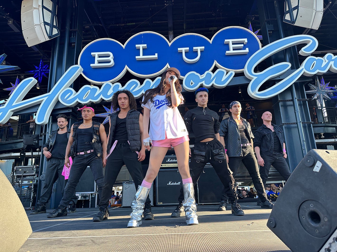 (画像2/4) LA発次世代のグローバルポップスター・Anna Aya、ドジャー・スタジアムで初パフォーマンス 2ヶ国語でトーク【モデルプレス独占コメント】 - モデルプレス