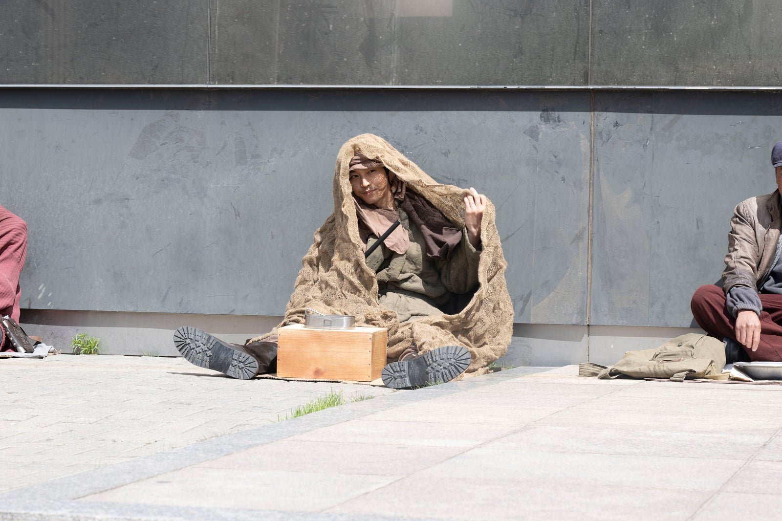 (画像14/37) 「VIVANT」薫（二階堂ふみ）もテント説？役所広司＆二宮和也の初回セリフの再考察、“奇跡の少女”ジャミーン…「全部繋がってる気がする」の声 - モデルプレス