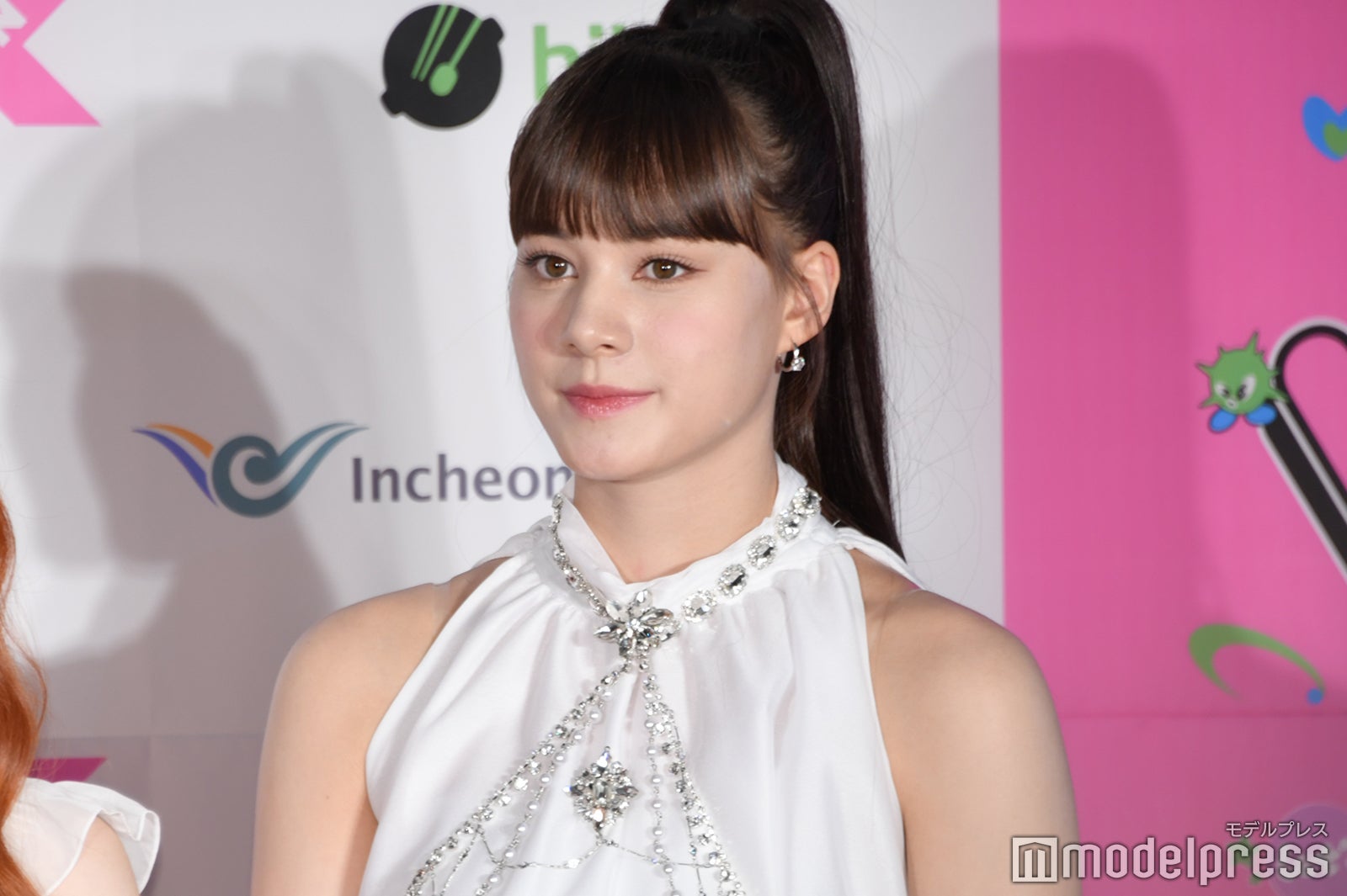 (画像11/21) NiziU、ホワイト衣装で笑顔 透明感放つ＜KCON JAPAN 2023レッドカーペット＞ - モデルプレス