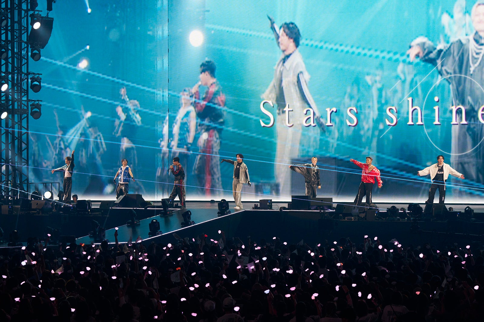 (画像4/8) 三代目JSB、8度目ドームツアー全33曲で魅了 縁のある人駆けつけNAOTOが叫ぶ【「KINGDOM」ライブレポート】 - モデルプレス