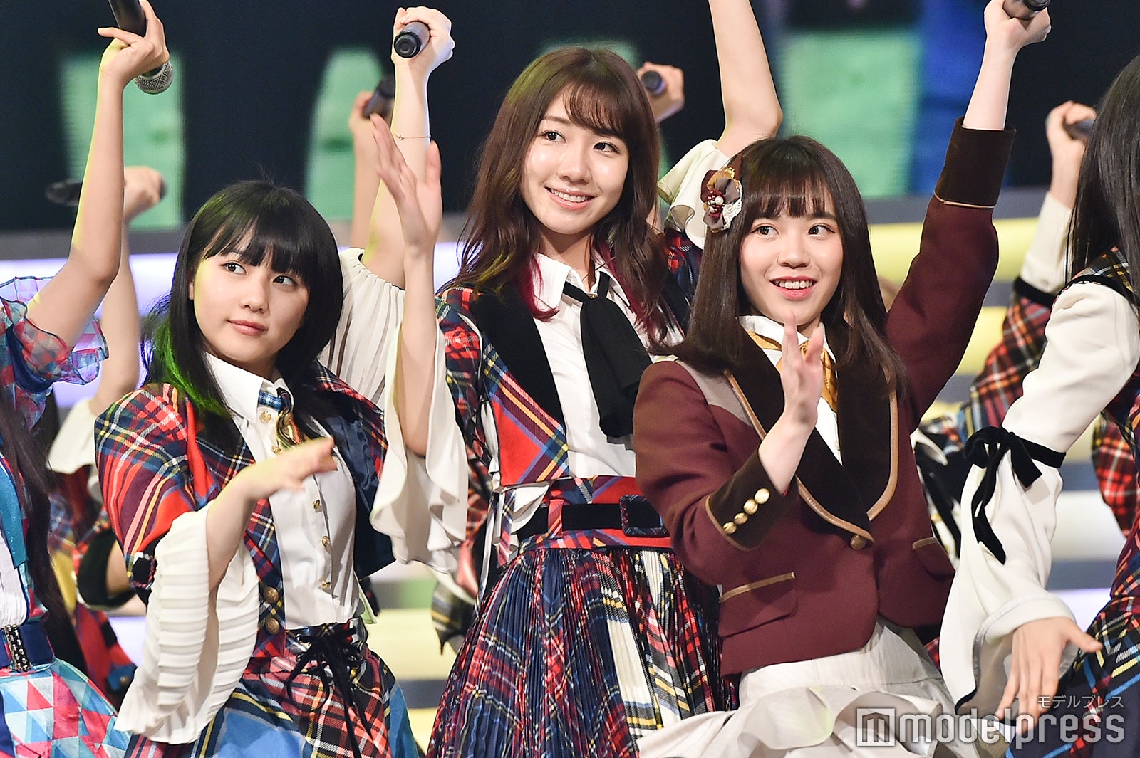 (画像35/52) AKB48、海外メンバーと笑顔で交流 通訳・ポジション指示する場面も＜紅白リハ最終日＞ - モデルプレス