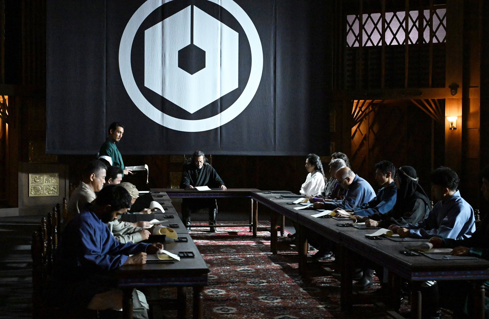 (画像16/37) 「VIVANT」乃木の別人格F（堺雅人）、初回のセリフに伏線 公式が種明かし「納得」「細かすぎる」の声 - モデルプレス