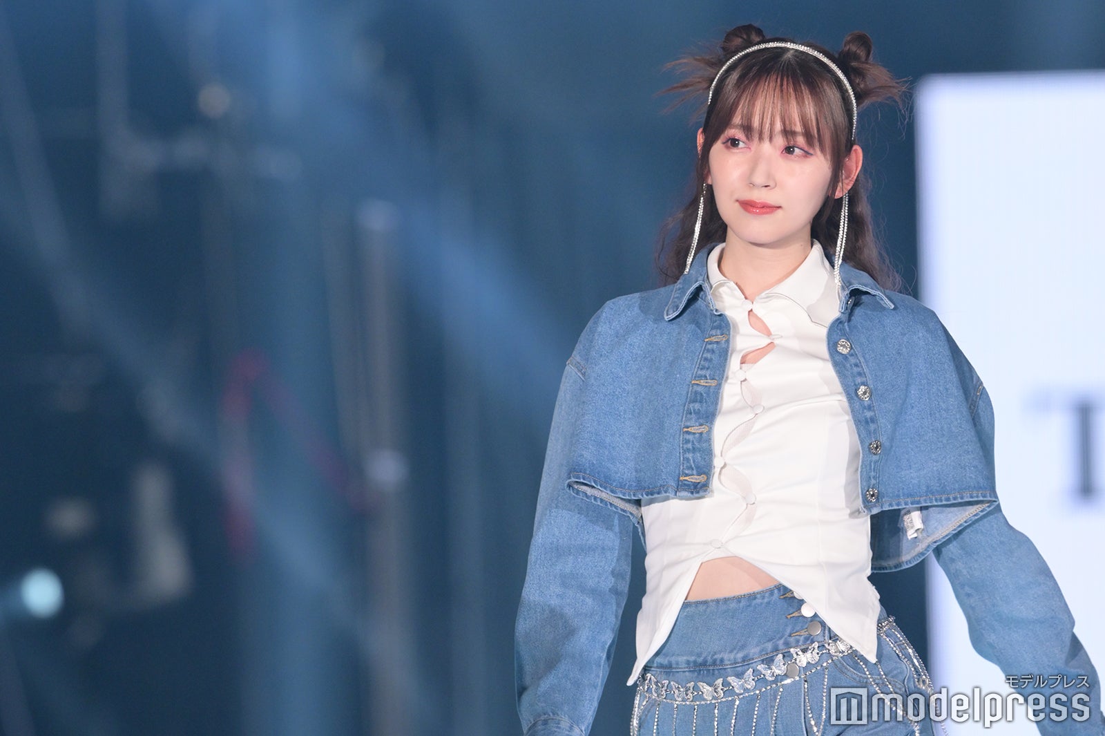 画像17 61 鈴木愛理、美脚際立つミニドレス姿公開「中学生の時以降ほぼやらない」髪型にも注目集まる モデルプレス