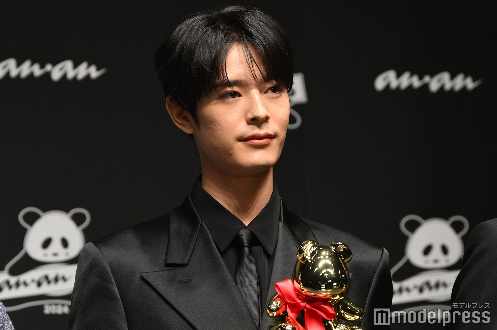 (画像31/52) 乃木坂46 5期生「anan AWARD」受賞 五百城茉央・井上和・菅原咲月が美脚際立つ衣装で授賞式登場【anan AWARD 2024】 - モデルプレス