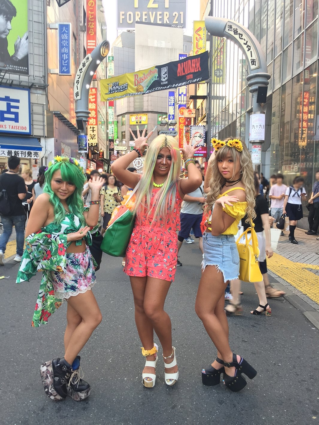 (画像2/2) 黒ギャルが訪日外国人向けツアー企画開始 「渋谷ガングロカフェ」＜ガングロツアーズ＞ - モデルプレス