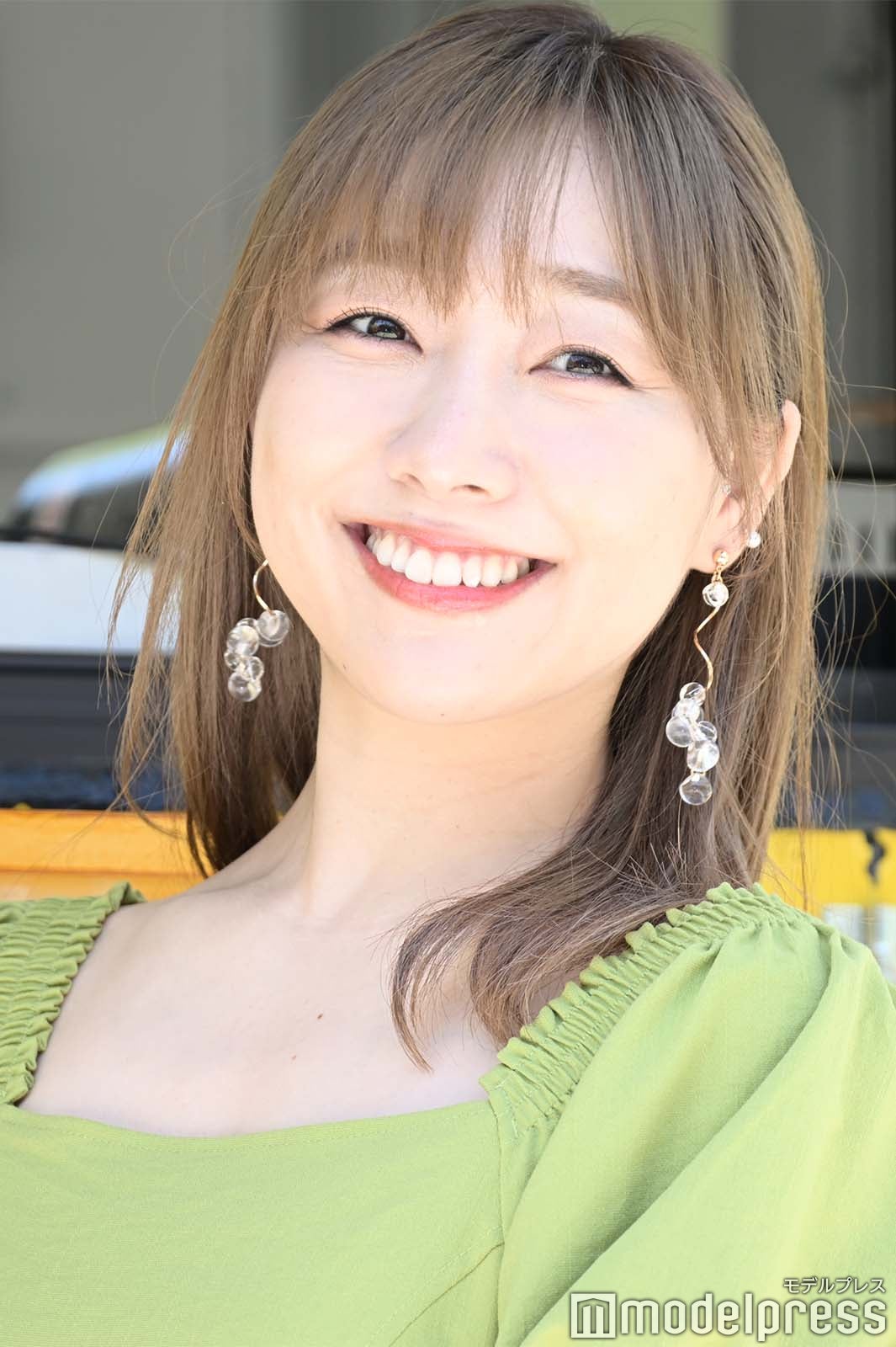 画像18 21 須田亜香里、ミニスカート＆ニーハイ衣装で美脚際立つ「スタイル良すぎ」と反響 モデルプレス