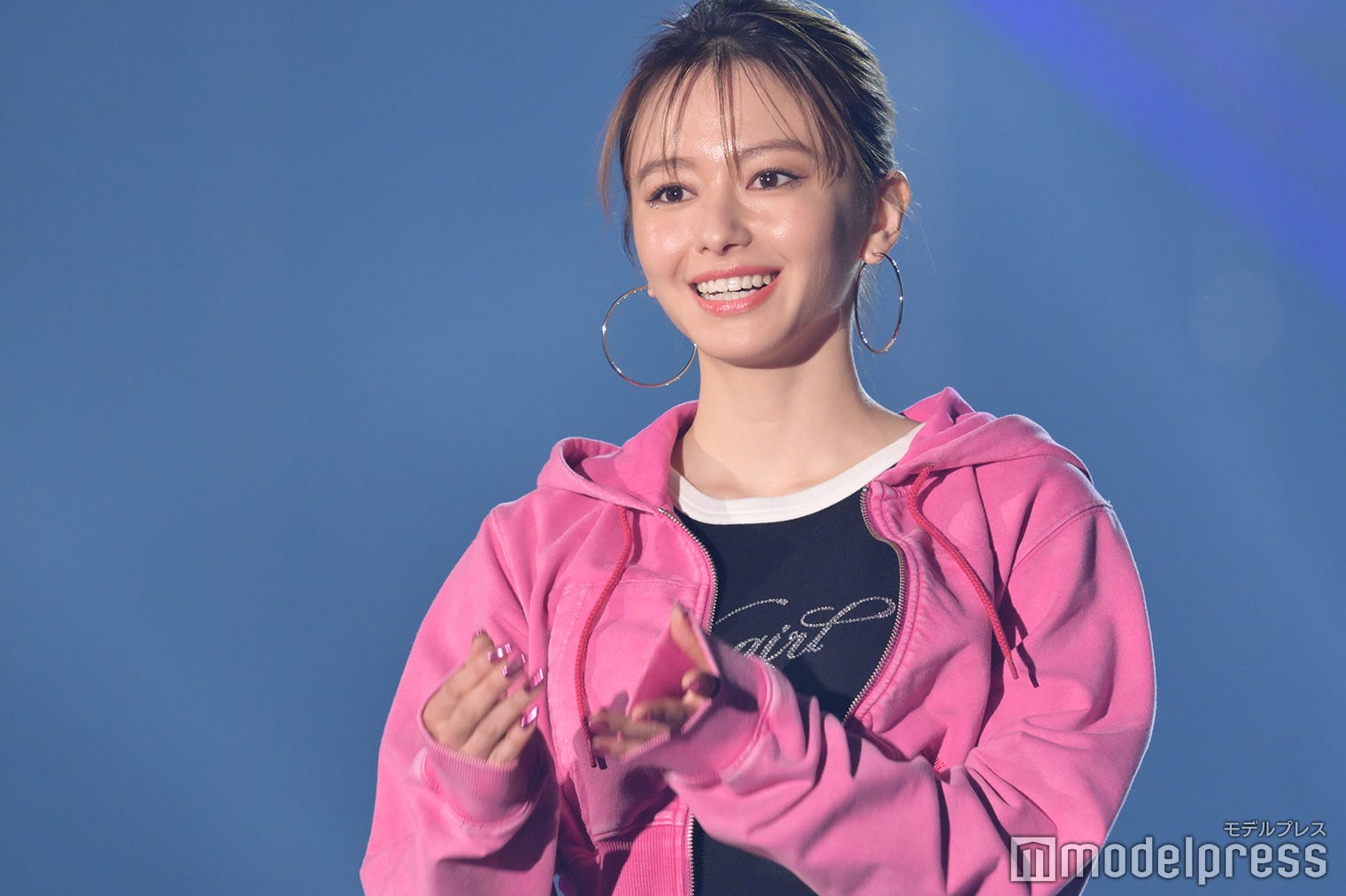 画像30 102 山本舞香、変形ワンピからスラリ美脚大胆披露「着こなせるのがすごい」「スタイル良すぎ」の声 モデルプレス