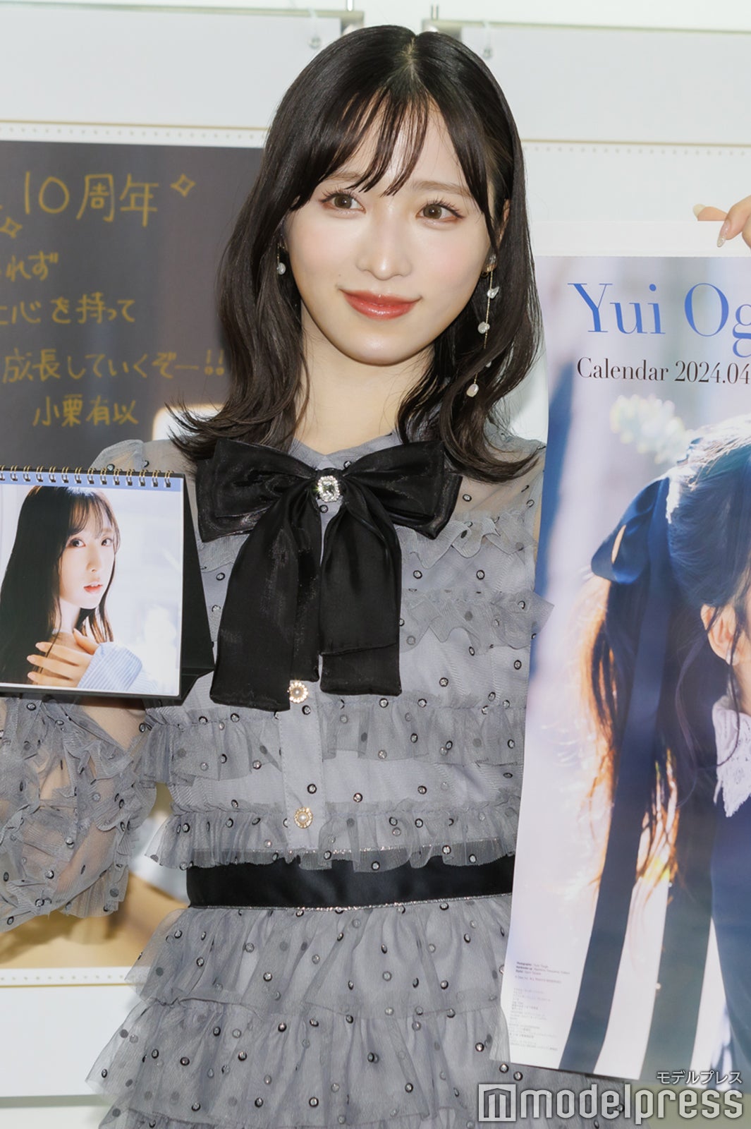 (画像10/30) AKB48小栗有以、透け感衣装で素肌輝く “大人っぽい”初カレンダーをアピール - モデルプレス