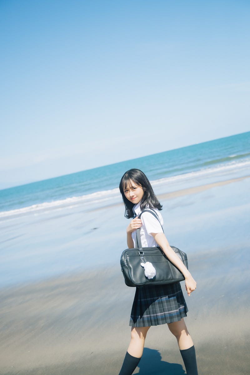 画像13 35 日向坂46上村ひなの、美ヒップ際立つ水着姿解禁 1stソロ写真集パネル展開催決定<そのままで> モデルプレス