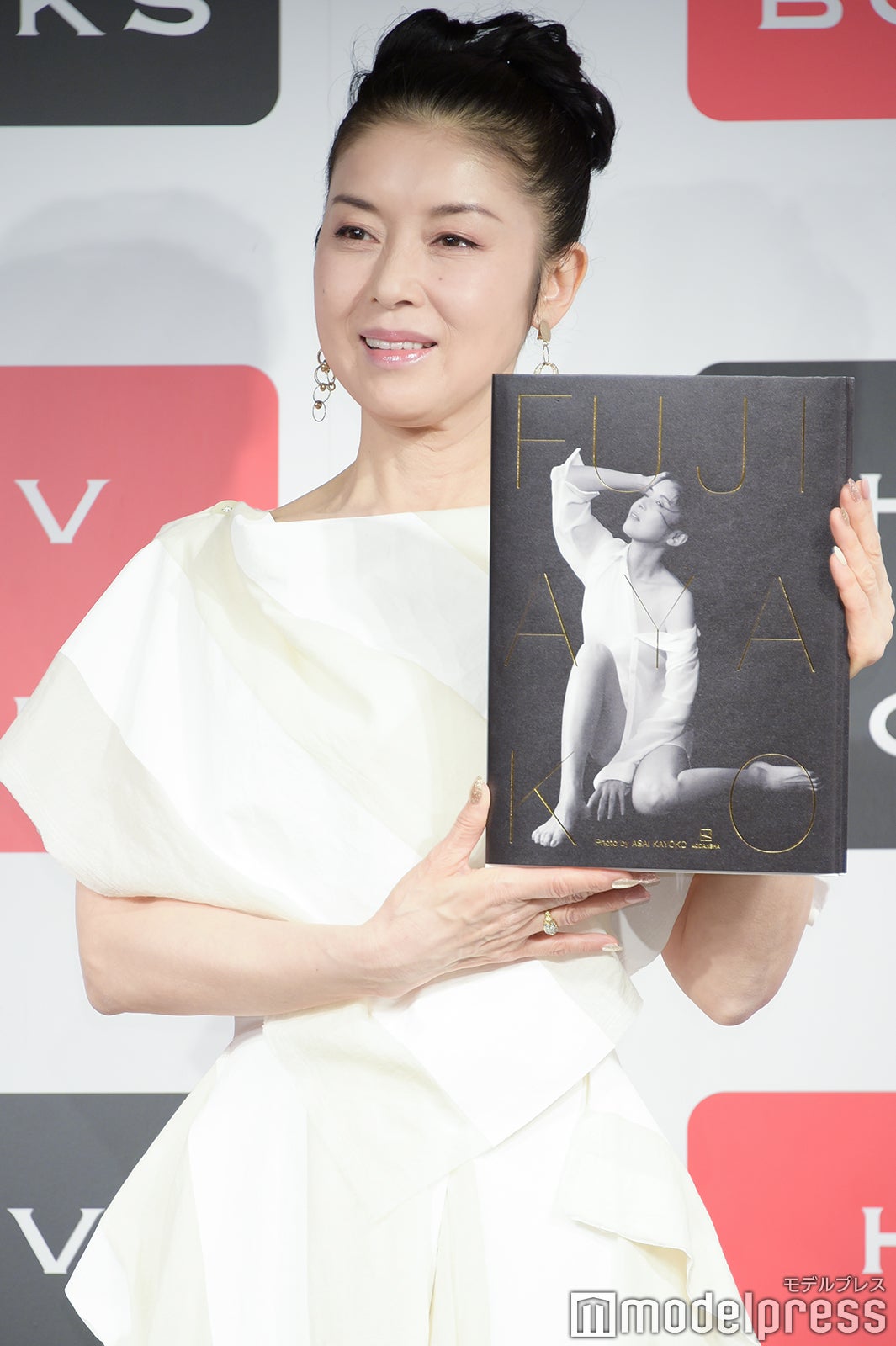 (画像16/25) 藤あや子、60歳で大胆ビキニ・手ブラショット挑戦 “1番効いた”プロポーション維持方法は？＜FUJI AYAKO＞ - モデルプレス