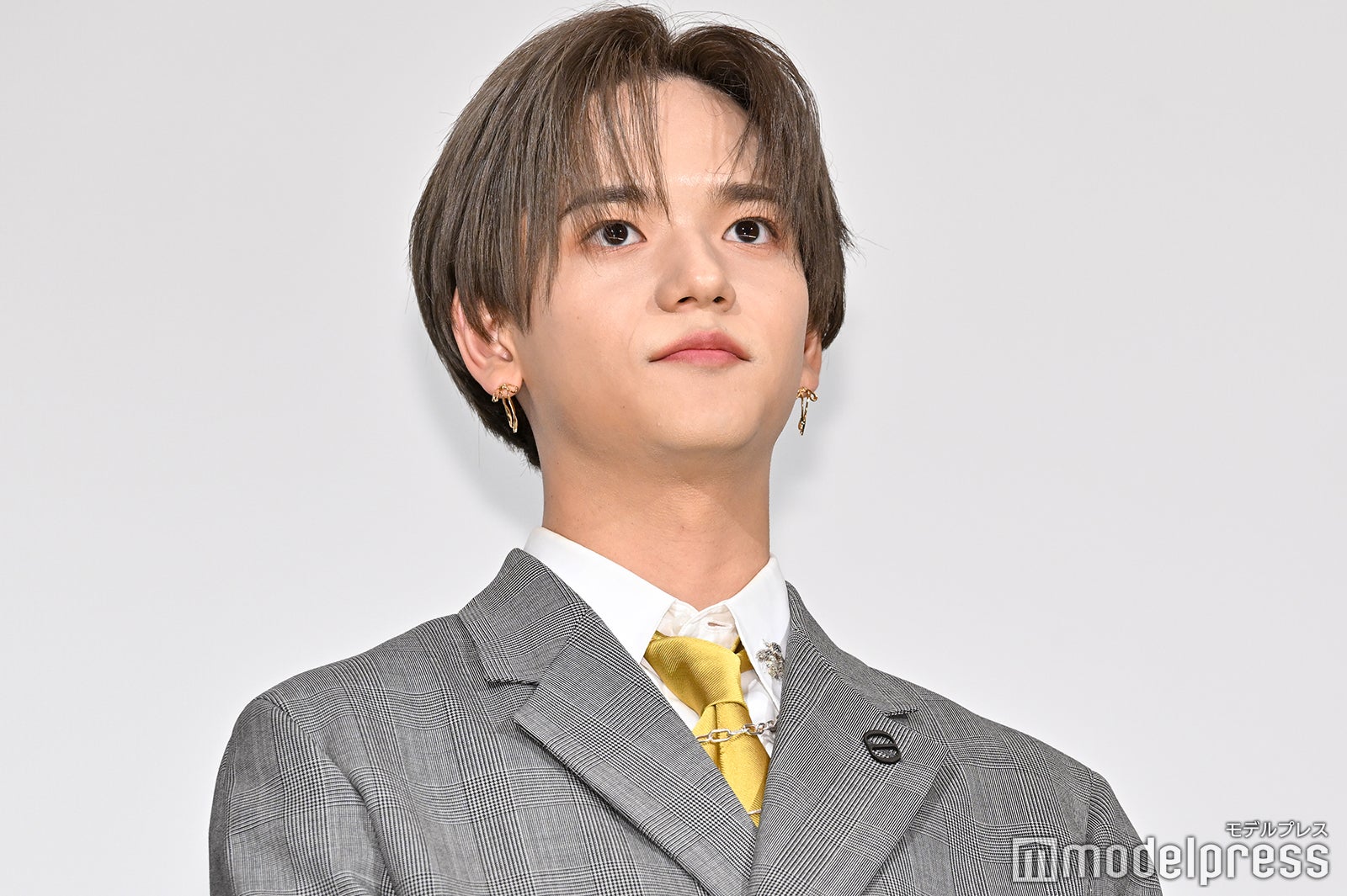 (画像48/50) フジ新人・上垣皓太朗アナ、舞台挨拶で初MC JO1＆FANTASTICS前に堂々進行【逃走中 THE MOVIE】 - モデルプレス