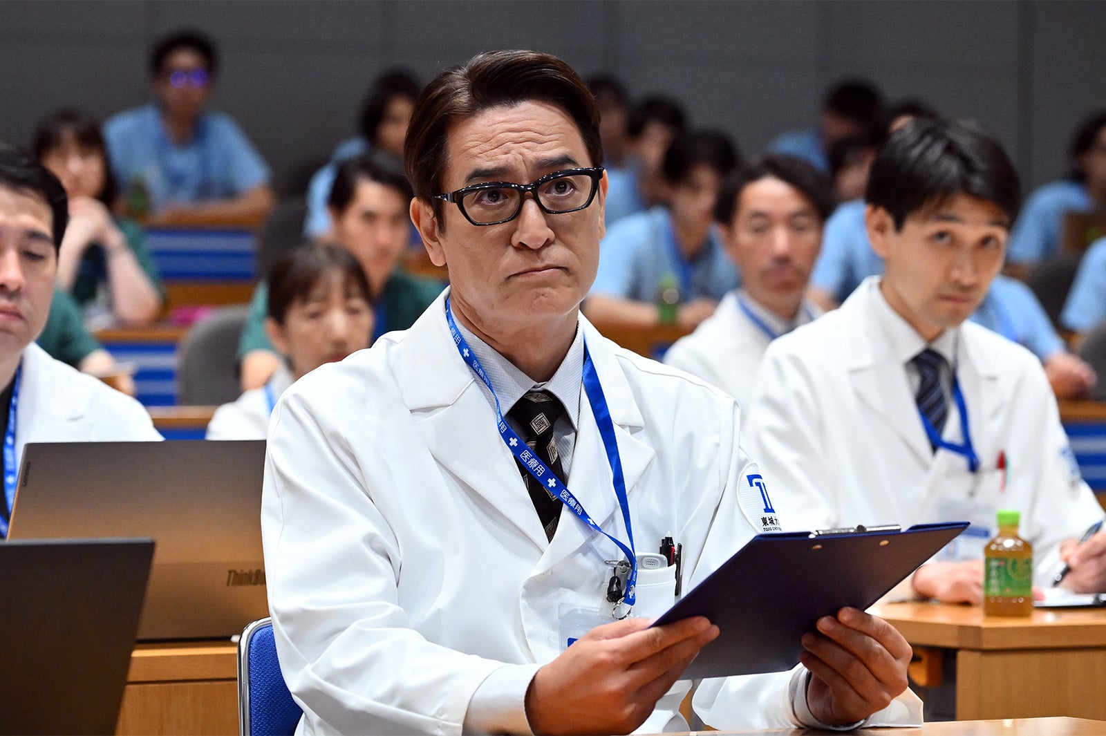 (画像30/69) 「ブラックペアン シーズン2」オペ室で「VIVANT」キャスト3人が奇跡の再会 二宮和也の“呼びかけ”で注目集まる「気付いた人すごい」 - モデルプレス