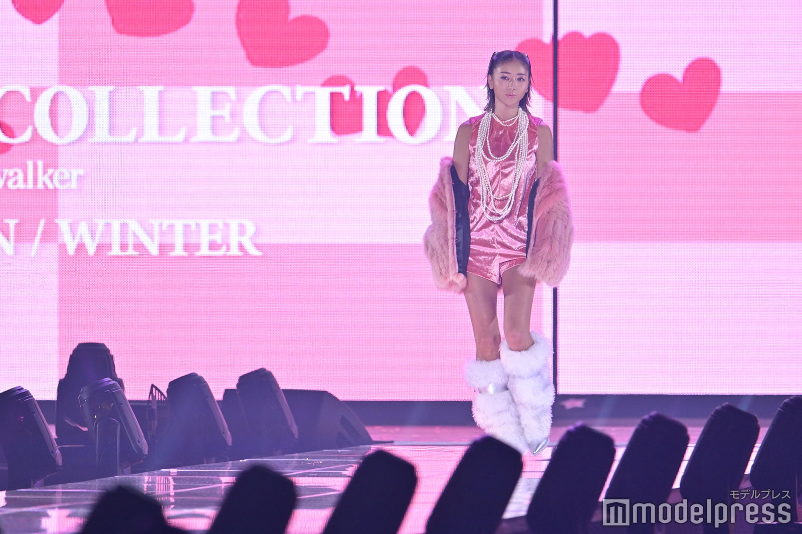 (画像6/10) みちょぱ、ミニ丈からほっそり美脚輝く ハーフツインヘアで新たな魅力【TGC2025A/W】 - モデルプレス