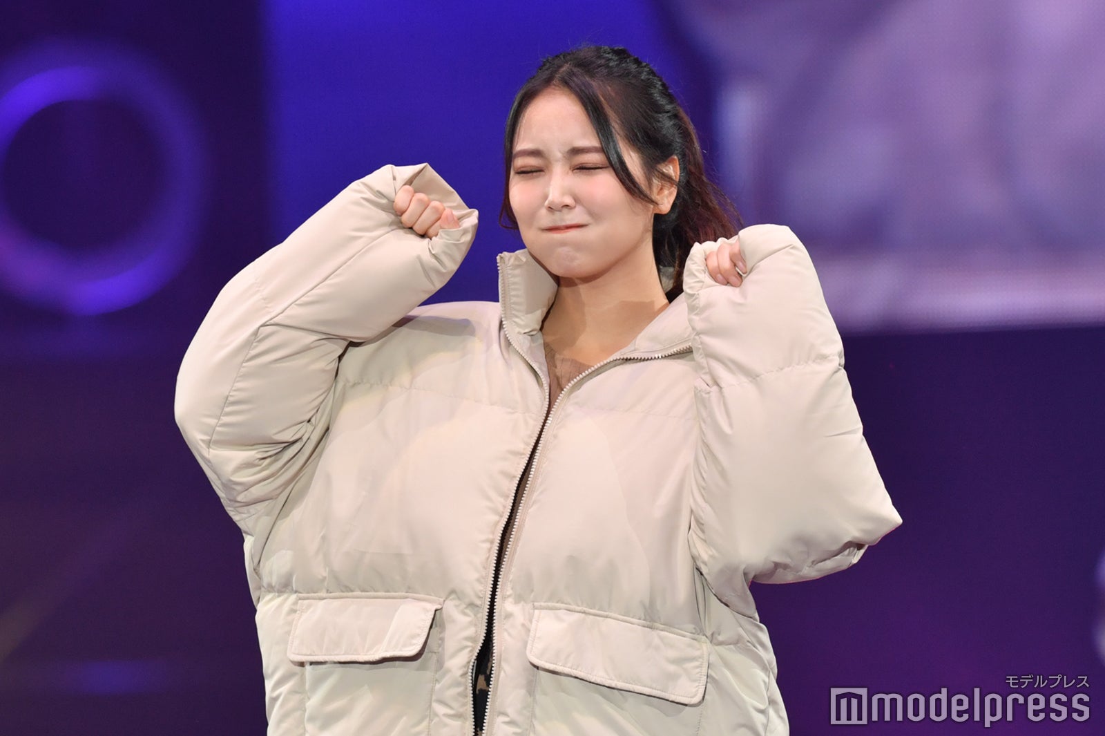 (画像17/38) 元NMB48白間美瑠、素肌のぞく大胆透けニット姿にファン衝撃「服どうなってるの？」「二度見した」 - モデルプレス