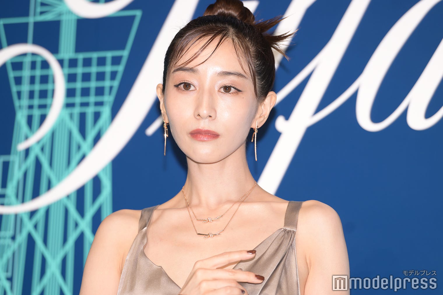 画像2180 田中みな実、美人姉とのレアな姉妹ショットが話題「初めて見た」「似てる」 モデルプレス