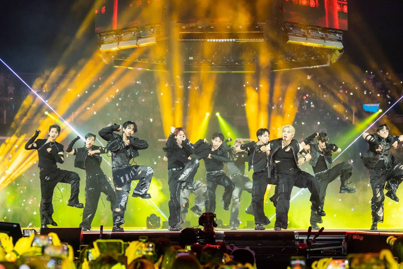 (画像5/12) JO1、SEVENTEEN「Super」カバーでLAに実力アピール バックダンサーなしの“神輿”に驚きの声＜「KCON LA」2023 DAY3＞ - モデルプレス