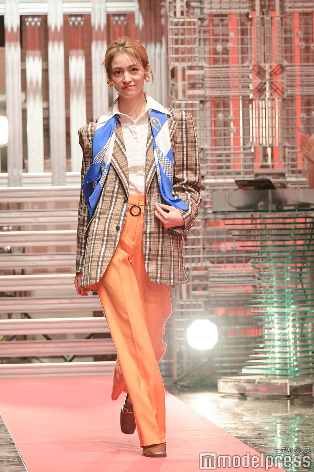 (画像14/84) 【CanCam40周年イベント】中条あやみ、90年代ギャルコーデで圧巻美脚披露 “攻めモード”全開ランウェイ - モデルプレス