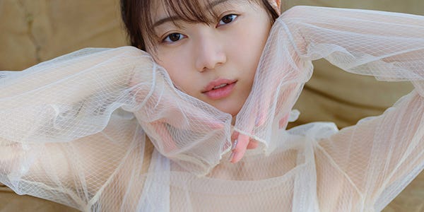 Youtuberいけちゃん、ランジェリー姿でふんわり美バスト披露 モデルプレス