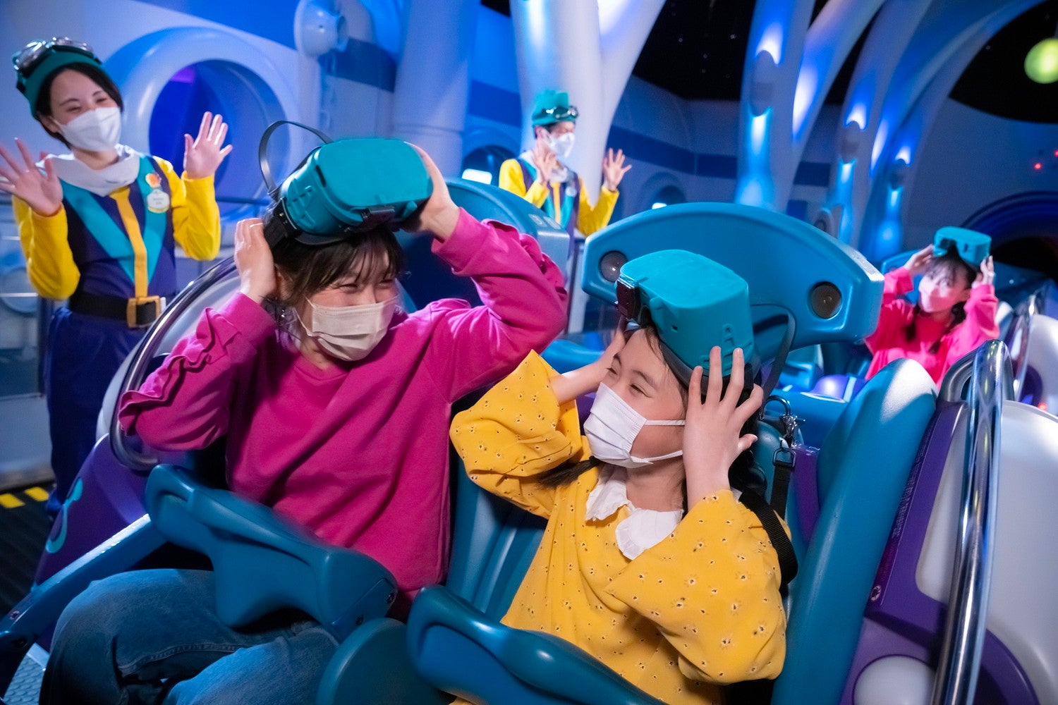 (画像10/42) NiziU、USJ新アトラクション「ドラえもん XRライド」を体験「ドキドキの連続」 フード＆グッズも公開 - モデルプレス