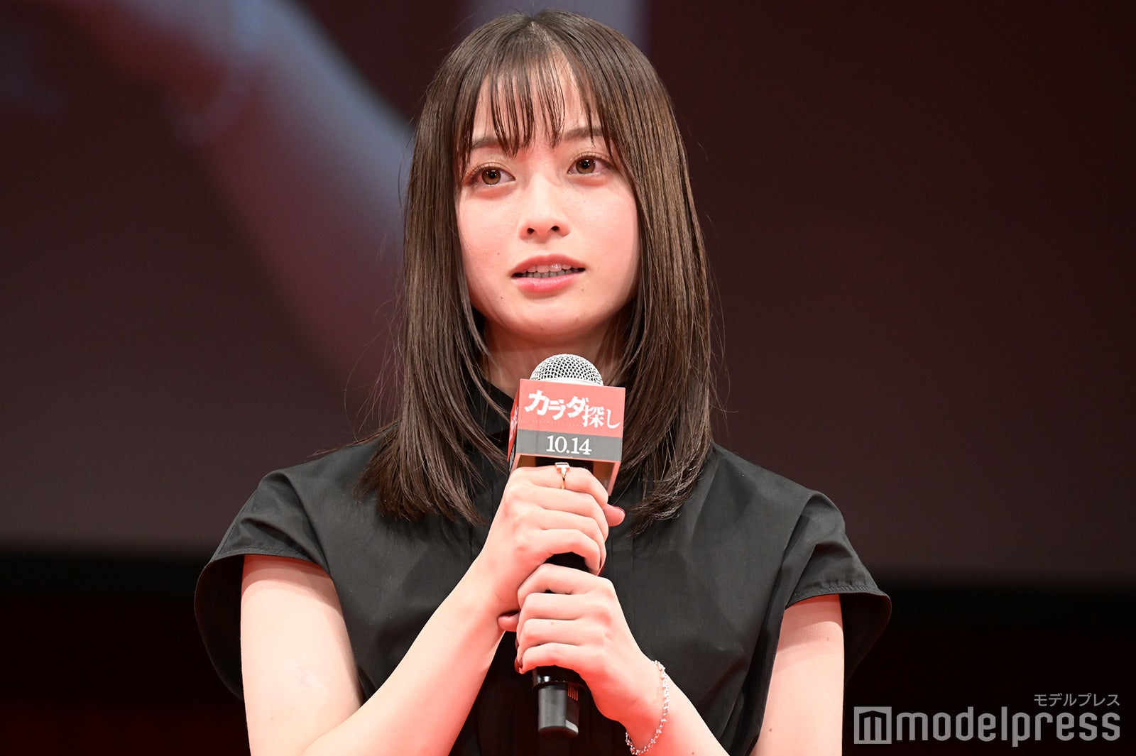 画像3 7 <紅白本番>橋本環奈、初司会でも完璧な立ち回り 真紅・ゴールド…衣装3パターンも美しい モデルプレス