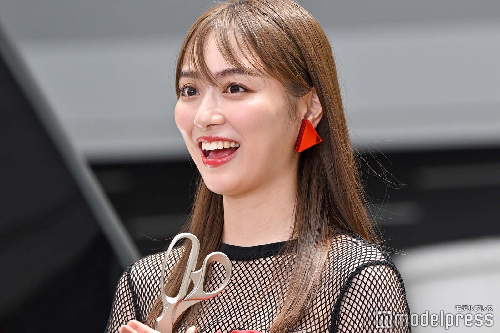 画像24 52 内田理央、美ボディ際立つウエディングドレス姿披露「リアルプリンセス」「見惚れる美しさ」と絶賛の声 モデルプレス