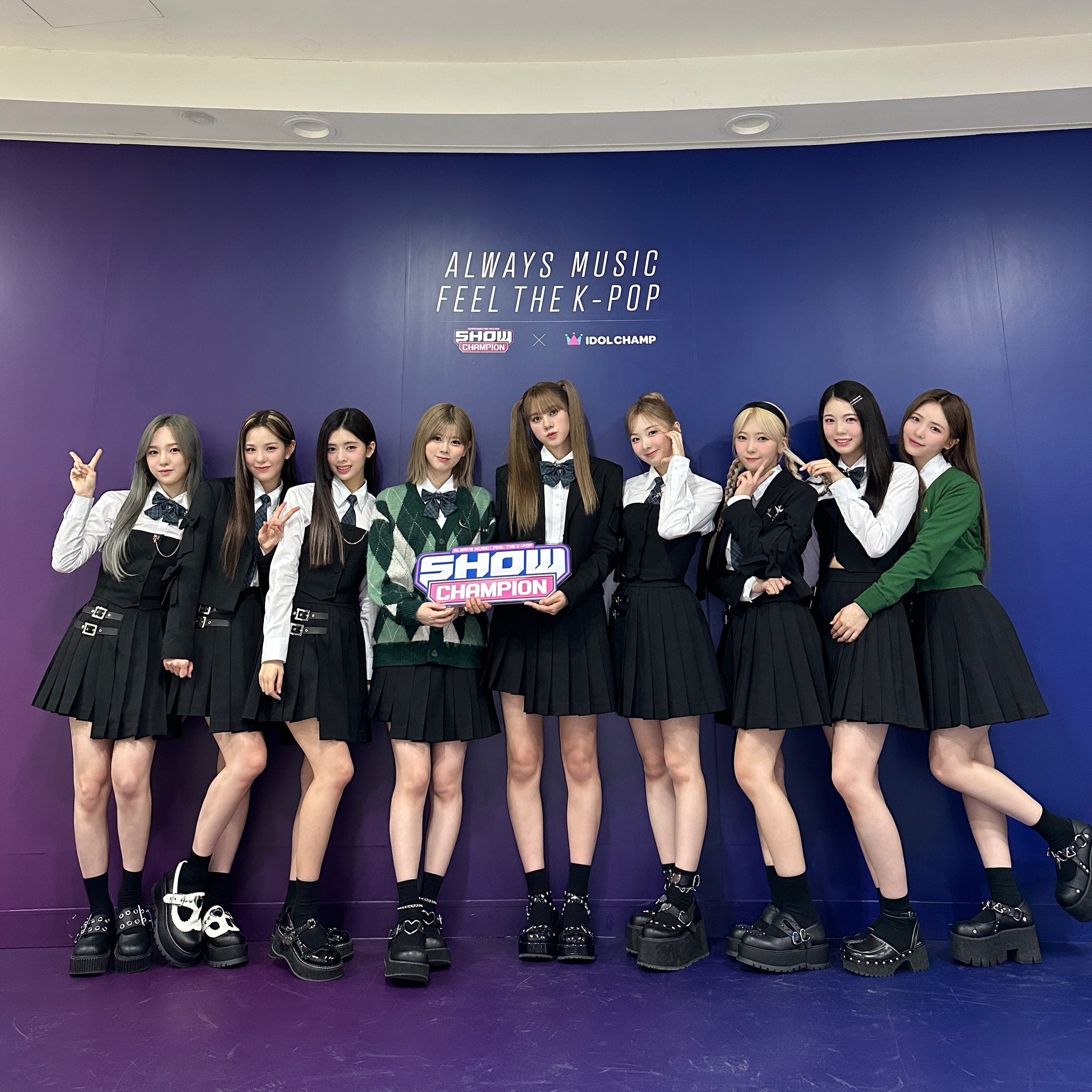 (画像3/45) NiziU、韓国音楽番組初1位 MCのBilllieツキ＆マコの姿に感動広がる「泣ける」「日本の誇り」 - モデルプレス