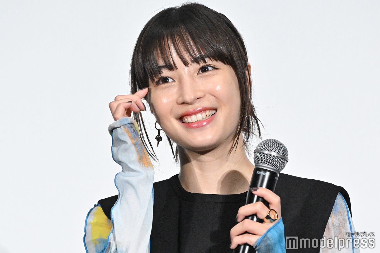 画像6 28 広瀬すず、共演者への“お盆投げつけシーン”でスタッフ駆け寄る 前田監督「動きも早すぎた」＜水は海に向かって流れる＞ モデルプレス