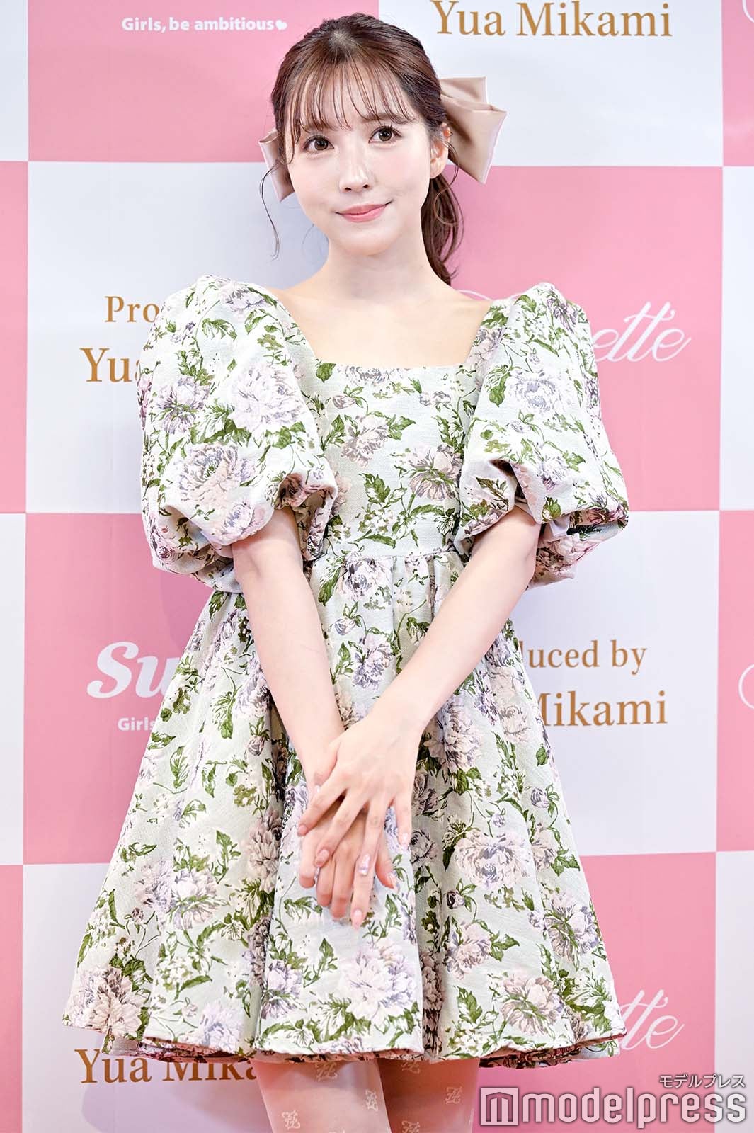 画像60 69 三上悠亜“ミニ丈”スカートでスラリ美脚披露「可愛すぎる」「スタイル抜群」の声 モデルプレス