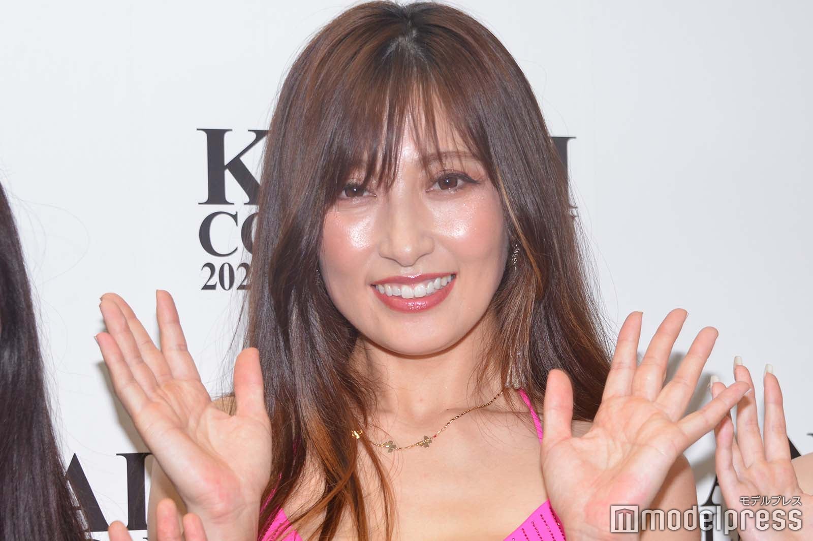 画像8 30 熊田曜子、“娘”3姉妹との家族ショット公開「美少女オーラがすごい」「華やか」 モデルプレス