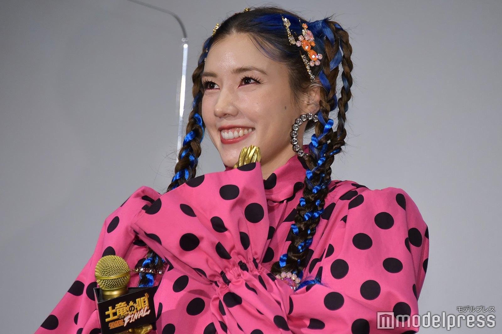 画像27 36 仲里依紗、“美形一家集結”la旅行4ショット公開 投稿1枚目に衝撃の声も「トイレ？見ていいの？」「びっくり」 モデルプレス