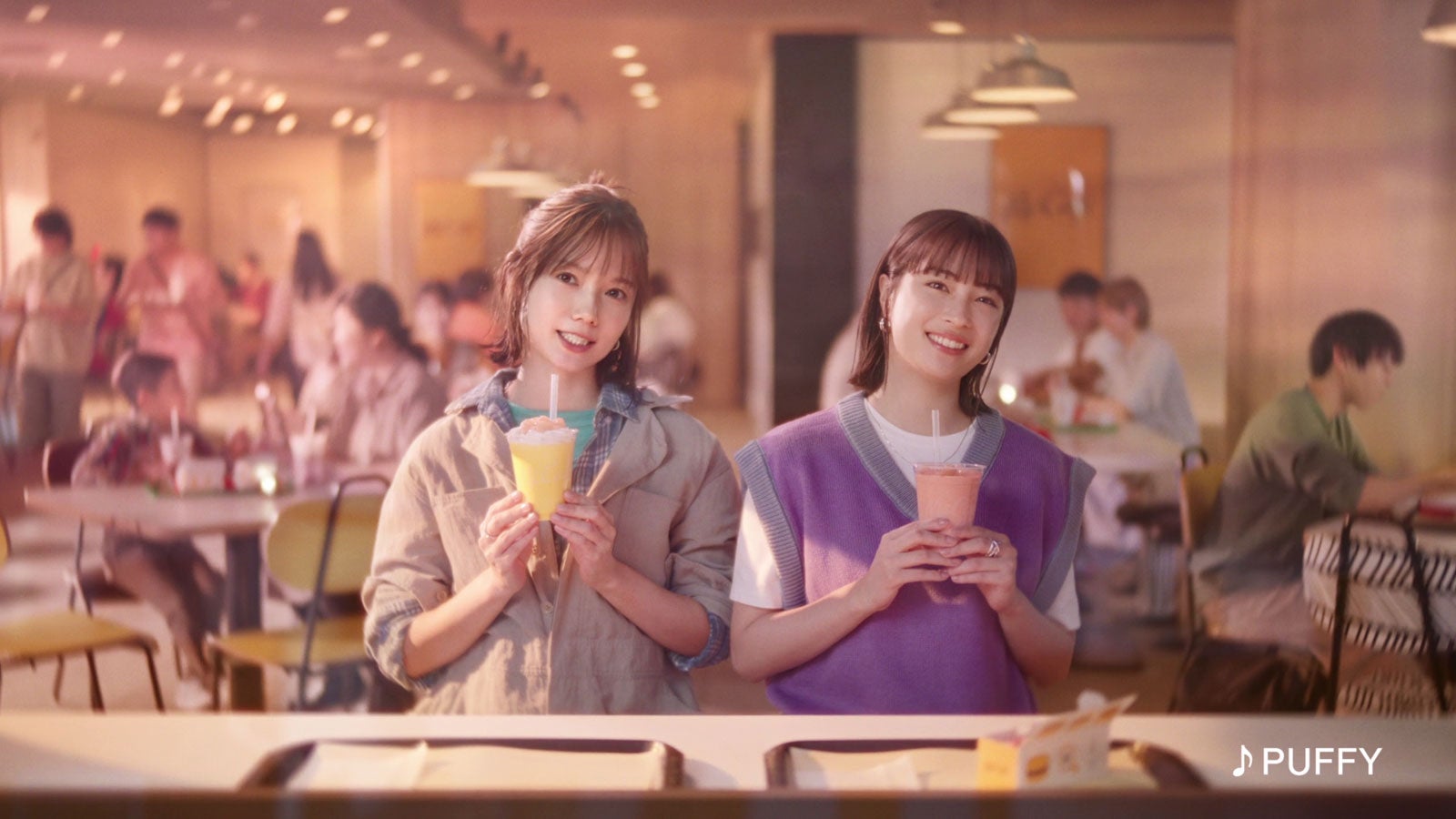 広瀬すず＆宮崎あおい、姉妹役でマックCM再共演 “史上初”ハート型商品も登場 - モデルプレス