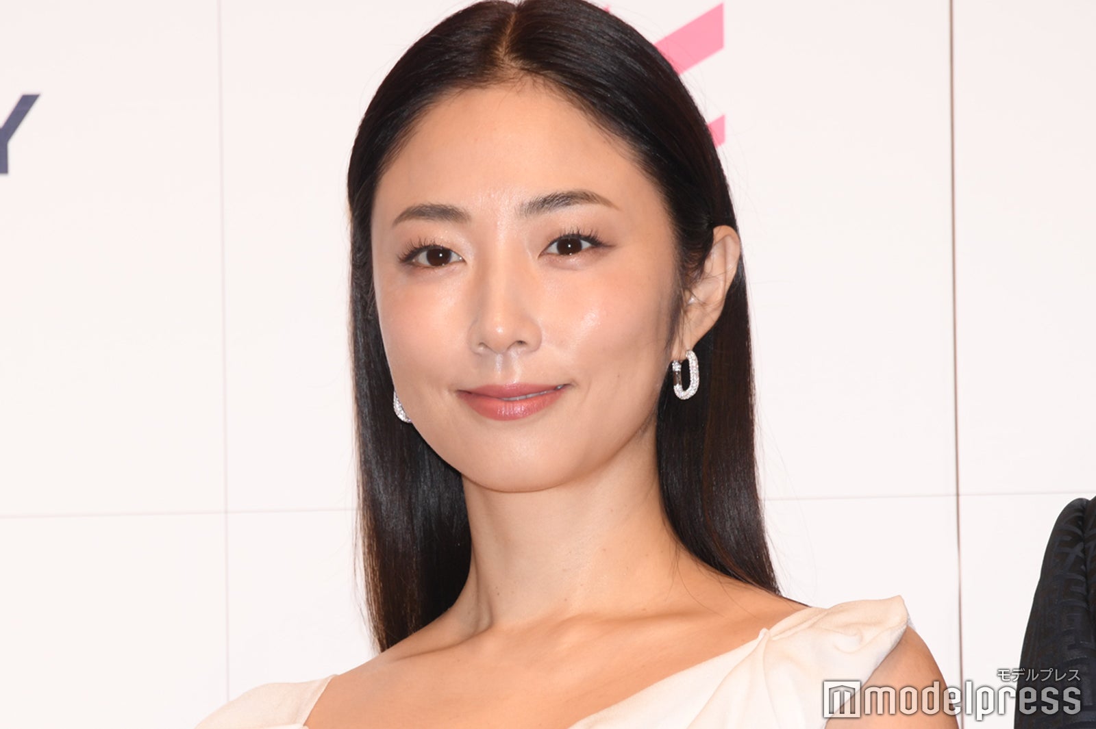 (画像21/53) MEGUMI、ボブヘアで雰囲気ガラリ 和装ショットに反響「別人級」「似合ってる」 - モデルプレス