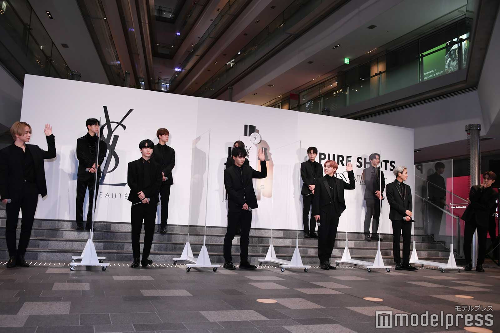 (画像10/91) JO1「YSL」とパートナーシップ締結 黒スーツ姿で登壇 - モデルプレス