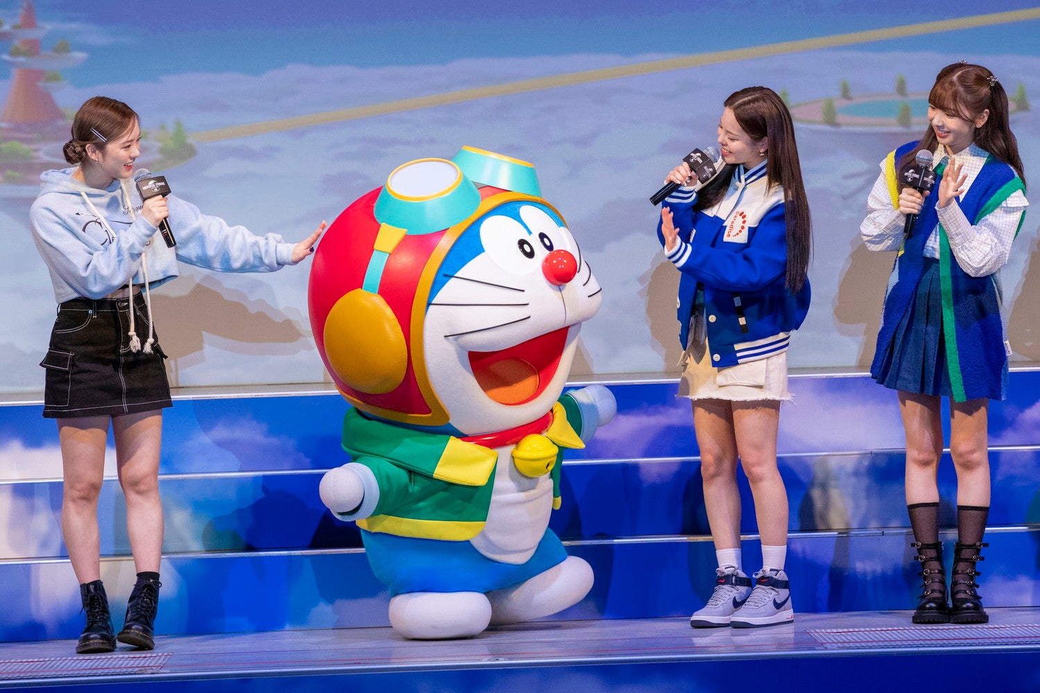 (画像4/42) NiziU、USJ新アトラクション「ドラえもん XRライド」を体験「ドキドキの連続」 フード＆グッズも公開 - モデルプレス