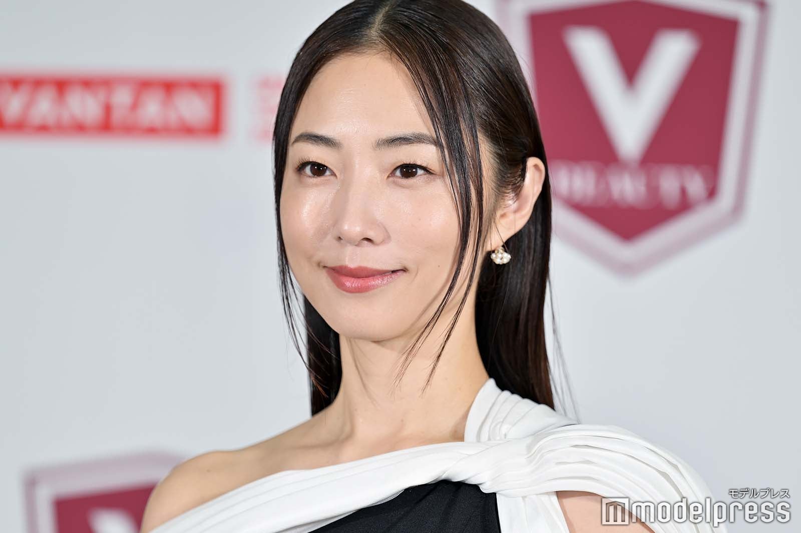 (画像8/53) MEGUMI、ボブヘアで雰囲気ガラリ 和装ショットに反響「別人級」「似合ってる」 - モデルプレス