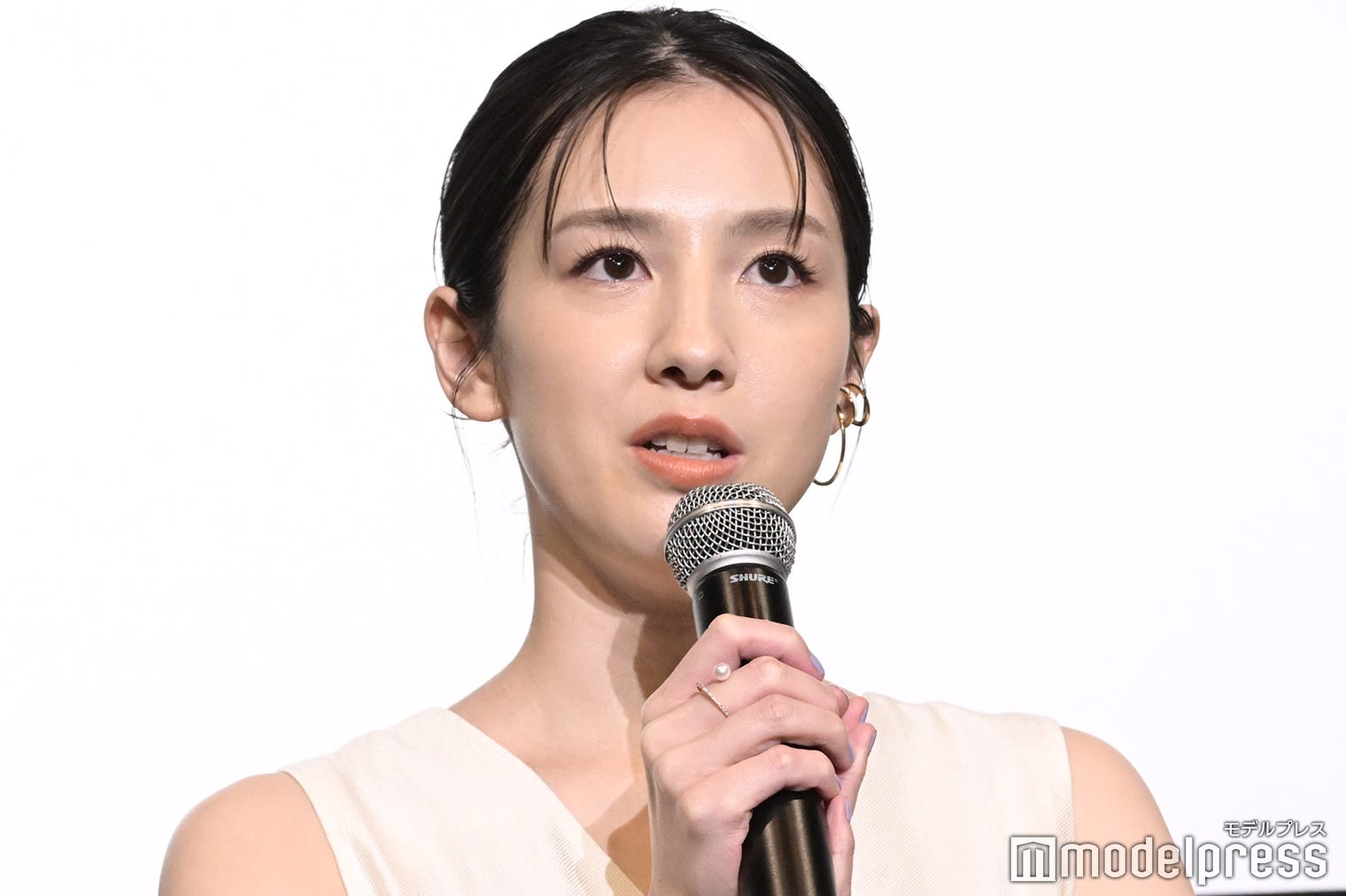 画像5 25 桜庭ななみ、艶肌際立つ肩出しドレス姿 撮影2か月前から練習したこととは? モデルプレス