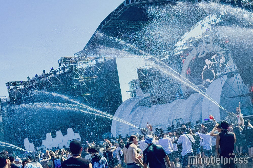 日本5年ぶり開催「S2O JAPAN」大量放水でずぶ濡れ 圧巻DJプレイにボルテージ最高潮 - モデルプレス
