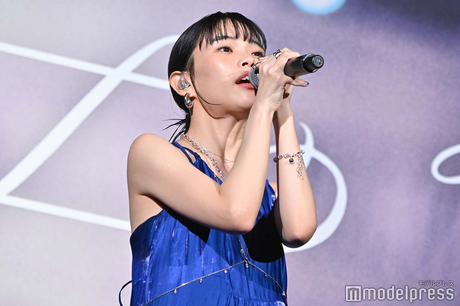 (画像3/37) アイナ・ジ・エンド、BiSH解散後初公の場「呼吸を整えないと出てこられないくらい緊張」＜キリエのうた＞ - モデルプレス