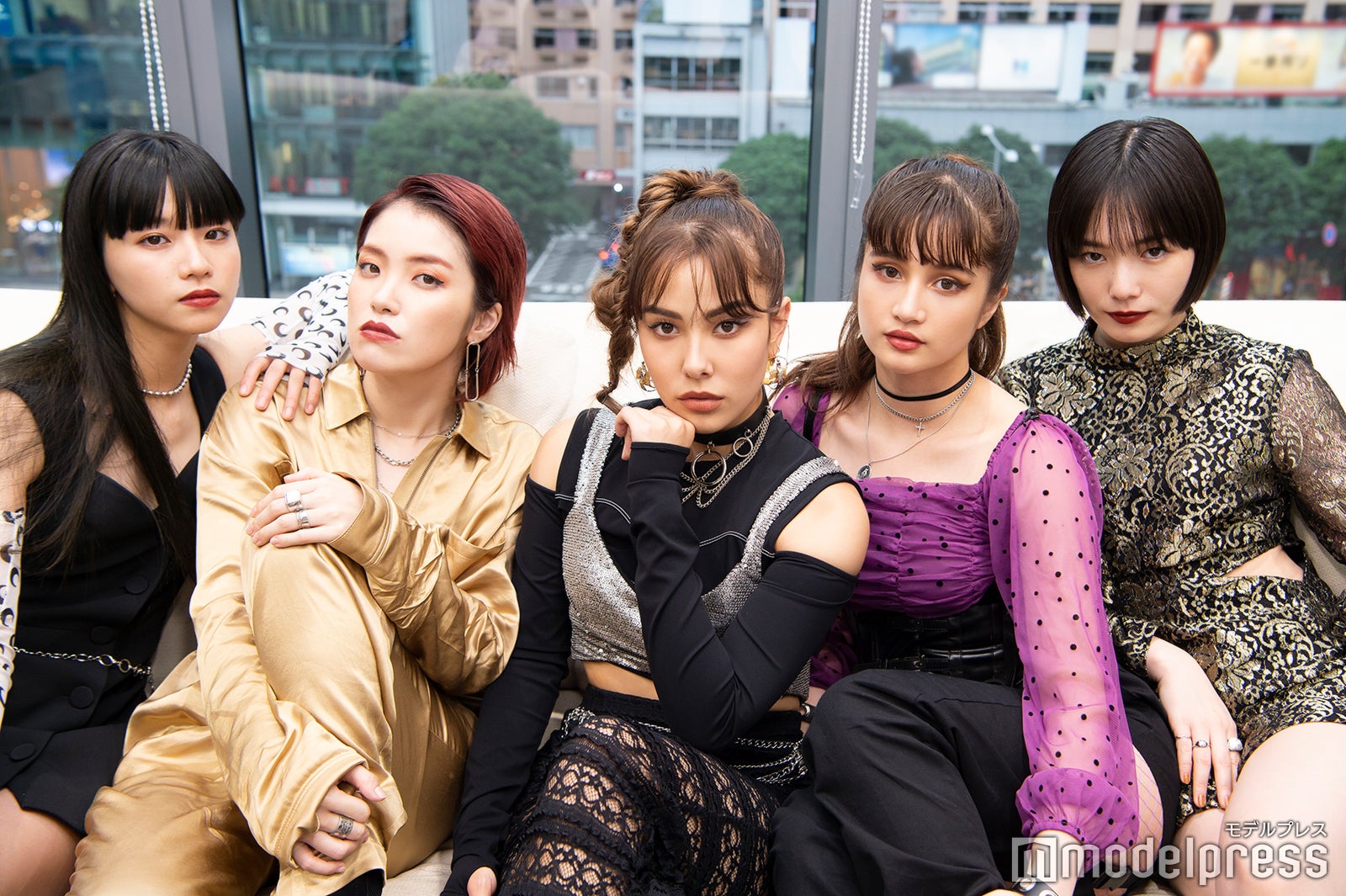 (画像11/11) 「オオカミちゃん」出演で話題のFAKY・Mikako、大胆美脚披露 Tシャツ1枚を着こなし - モデルプレス