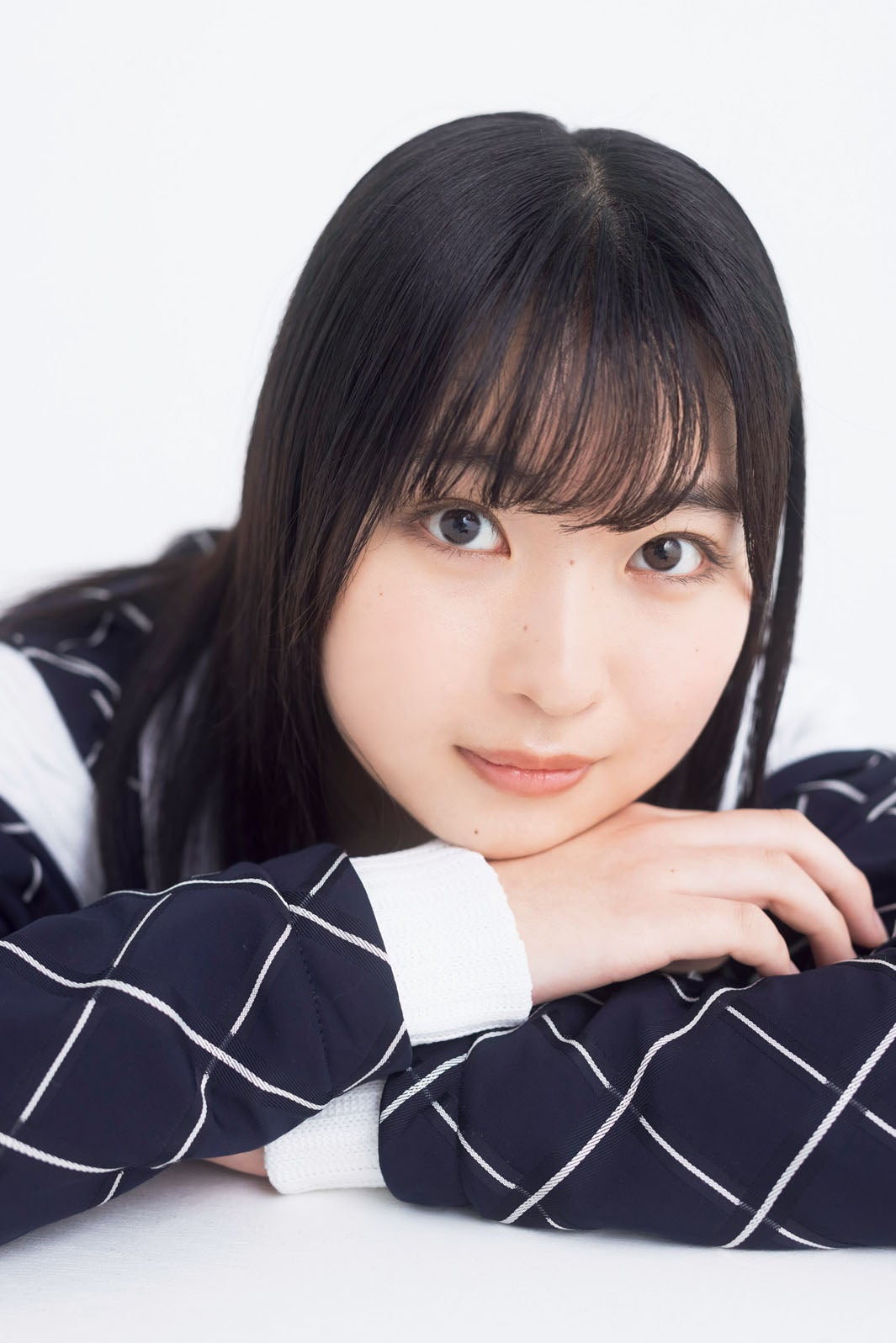 (画像34/35) NGT48西潟茉莉奈、ふっくら美バスト際立つ白ランジェリー ベッドで“お部屋デート”演出 - モデルプレス