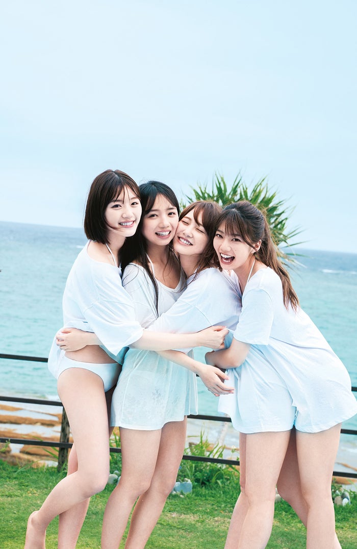 日向坂46・1st写真集、白の水着×tシャツでプール撮影 青春感たっぷりカット解禁 モデルプレス