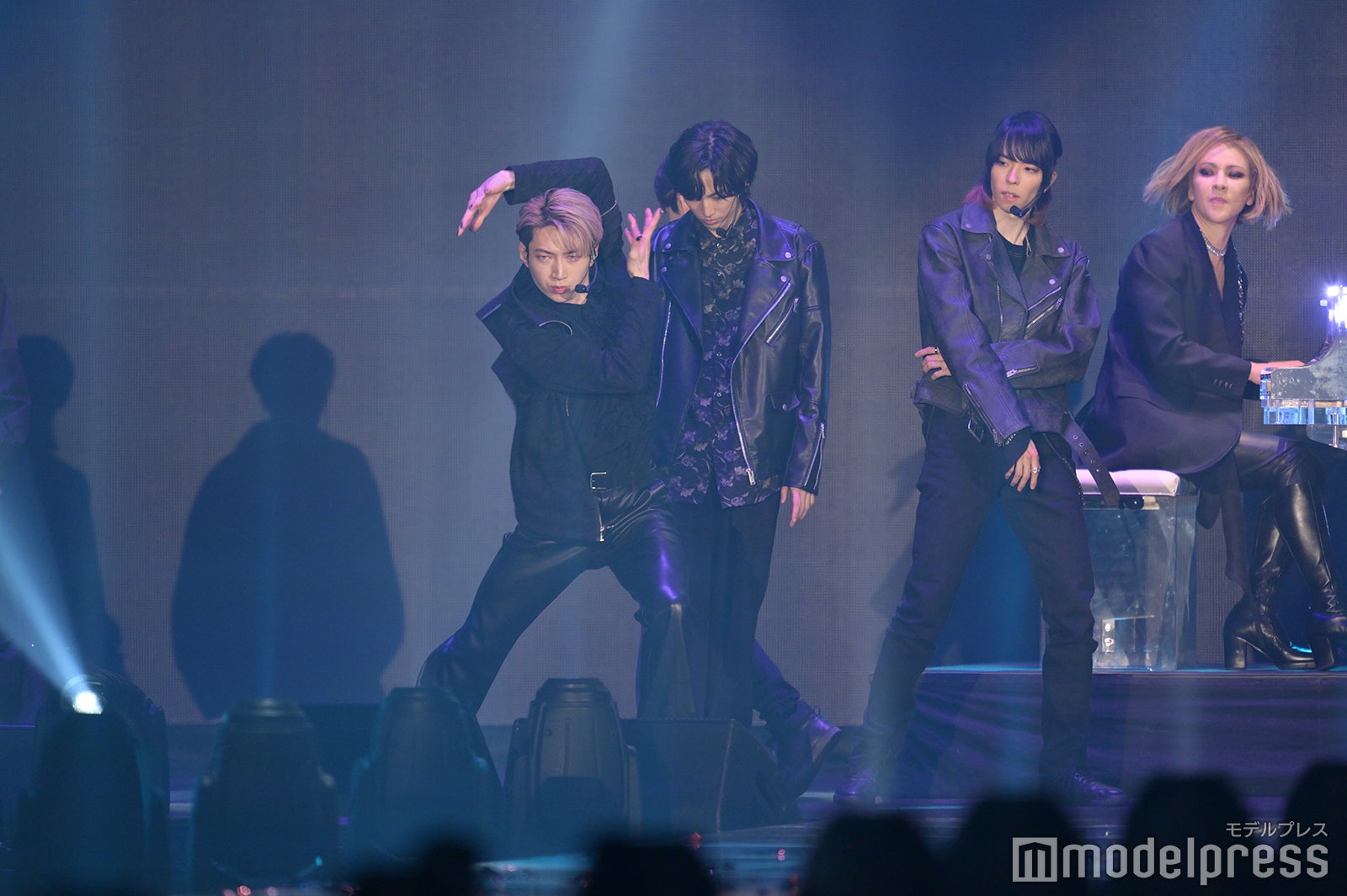 (画像12/44) YOSHIKI「TGC」に降臨 自身プロデュース「XY」デビュー曲初パフォーマンスで圧倒＜TGC 2023 S／S＞ - モデルプレス