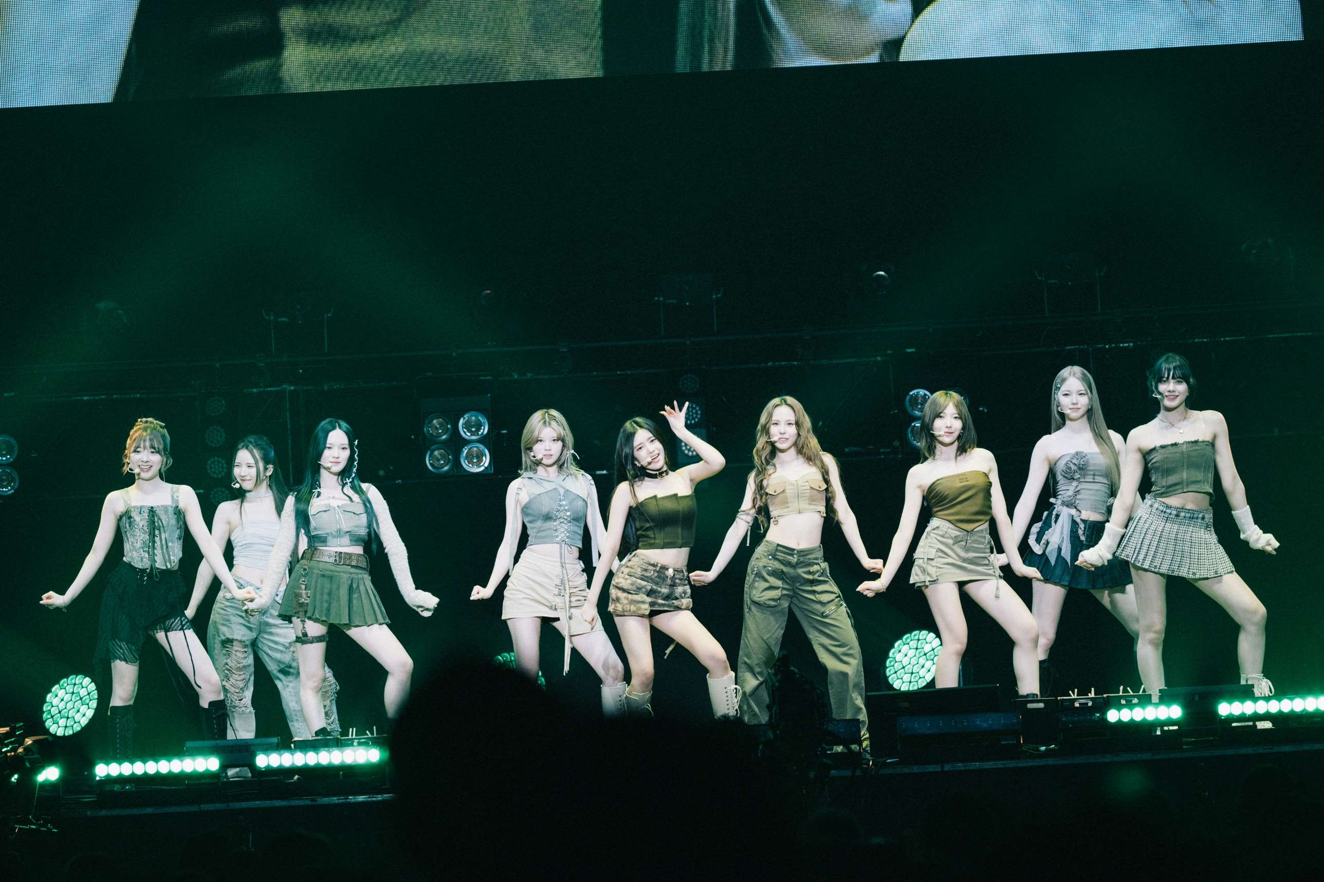 (画像3/5) NiziU、新曲初パフォーマンス “相思相愛”Perfumeとのコラボに涙も＜DayDay. SUPER LIVE 2024＞ - モデルプレス