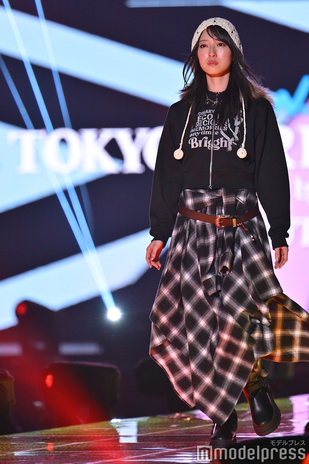 (画像2/6) 日向坂46金村美玖、跳ね上げアイラインがキュート トレンド取り入れた秋冬スタイル【TGC2025A/W】 - モデルプレス