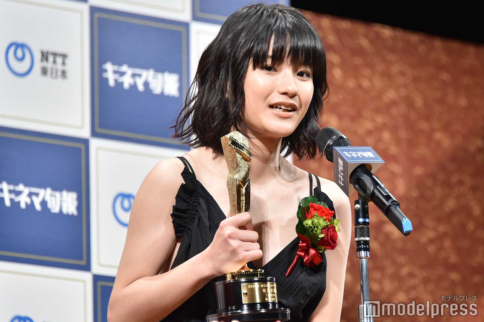 画像13 13 「おかえりモネ」りょーちん（永瀬廉）、みーちゃん（蒔田彩珠）を強くハグ “3つの胸キュンセリフ”も話題「声出た」「破壊力